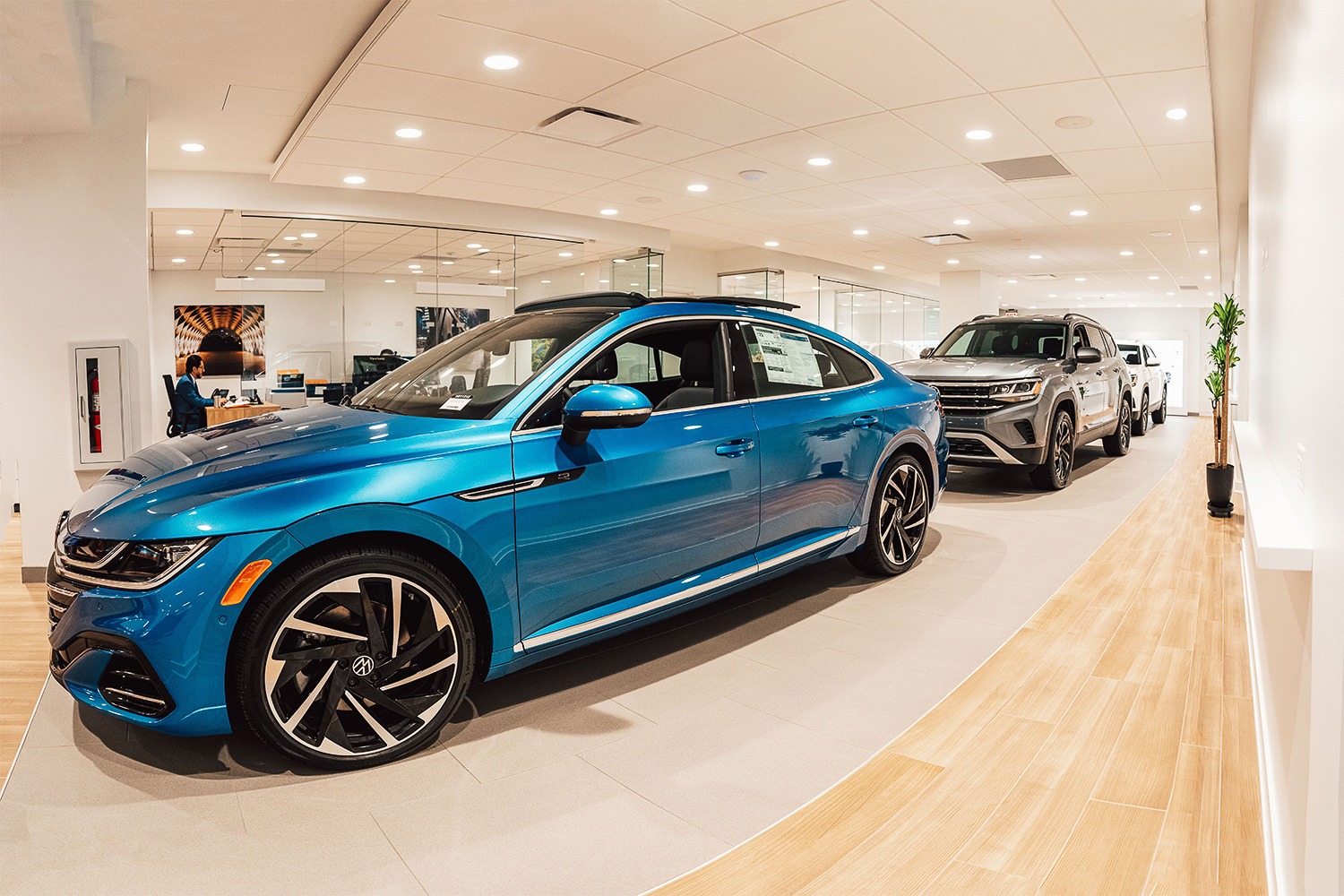 Volkswagen Downtown Chicago - Synthesis Architects LLP