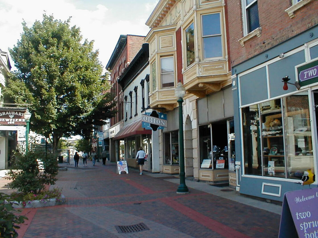 Jay Street Pedestrian Area - Synthesis Architects LLP